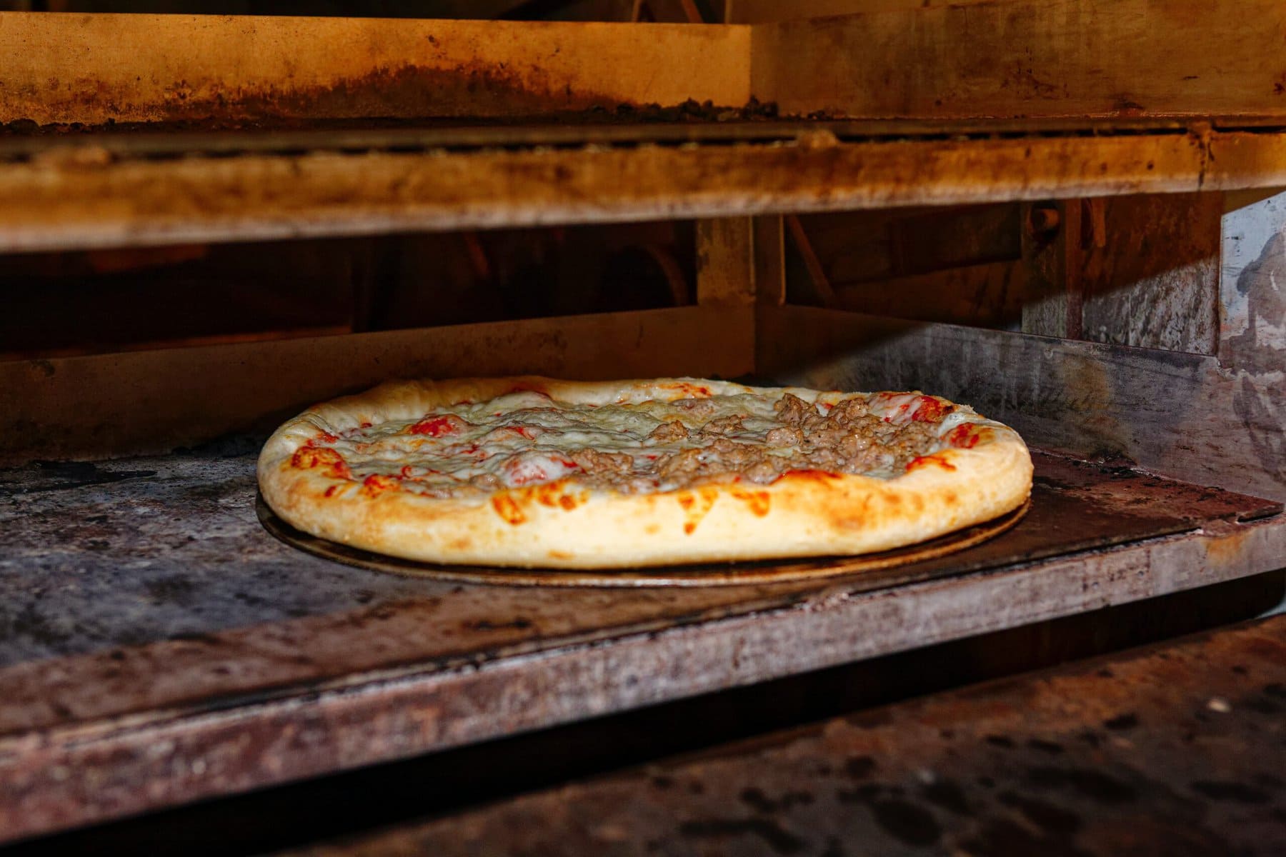 Simple Guide On How To Size A Pizza Oven Table - 2025